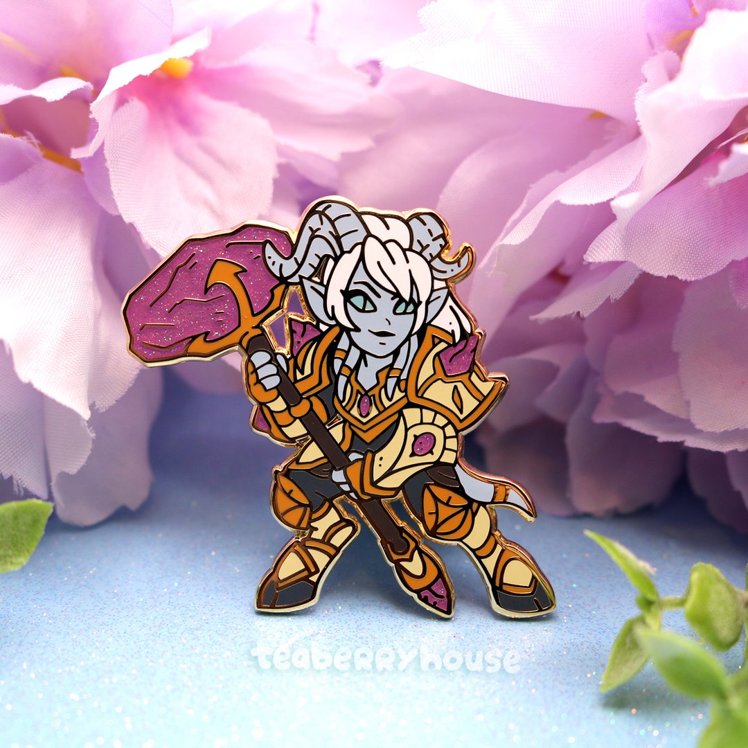 Yrel Draenei Paladin | World of Warcraft Warlords Fanart | Enamel Pin ...