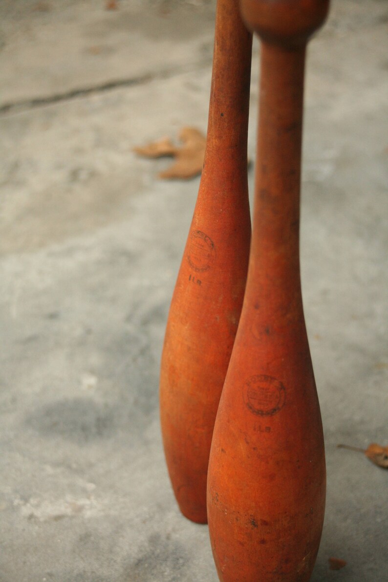 Set of 2 Clubs Juggling Pins Wood Juggling Pins Exercise - Etsy