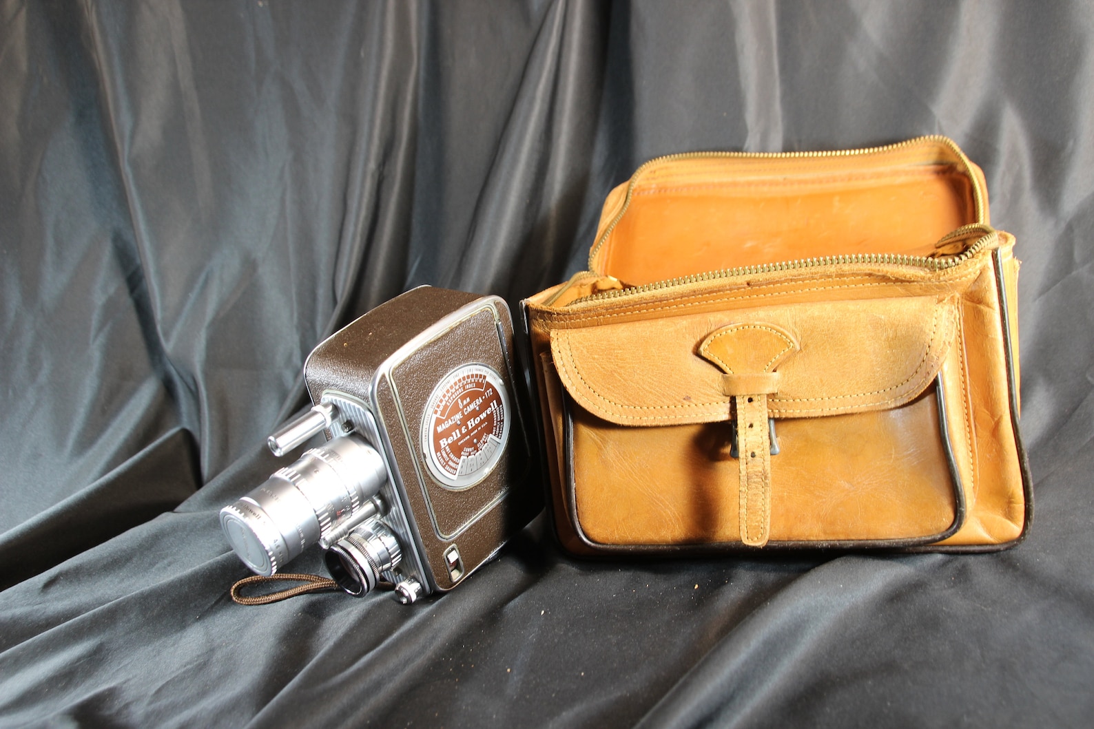 Vintage 1950's Bell and Howell Magazine Camera 172 - Etsy