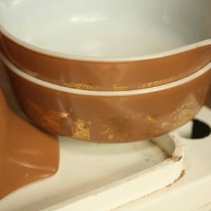 Vintage Brown Pyrex Cinderella Bowls, Gold on Brown Bowls, Two 1 Pint ...