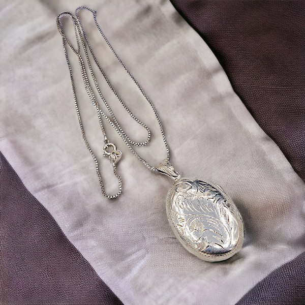 Large Oval Locket - Etsy