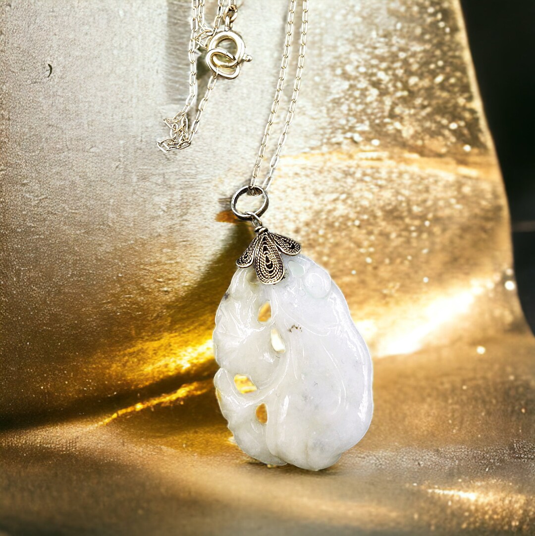 Art Deco Carved White Jade Pendant Necklace: 1930s Gold Filigree - Etsy