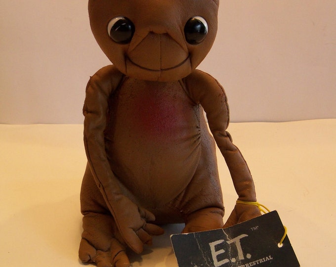 E.T. the Extra-terrestrial Soft Faux Leather Figure ET E T Style 4703 ...