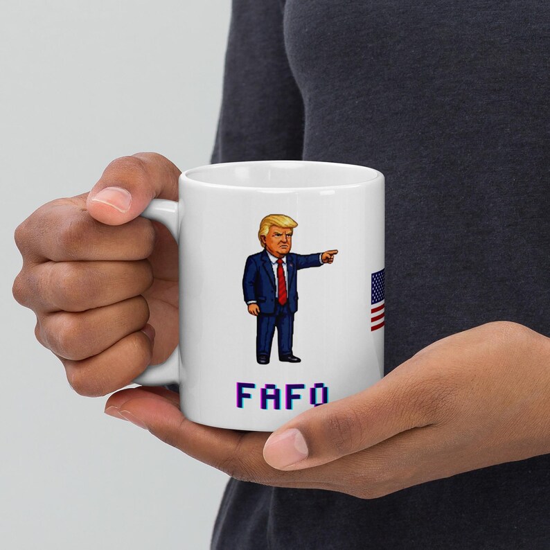 Trump 16-Bit Pixel Art FAFO Becher - Lustige politische Retro Gaming ...