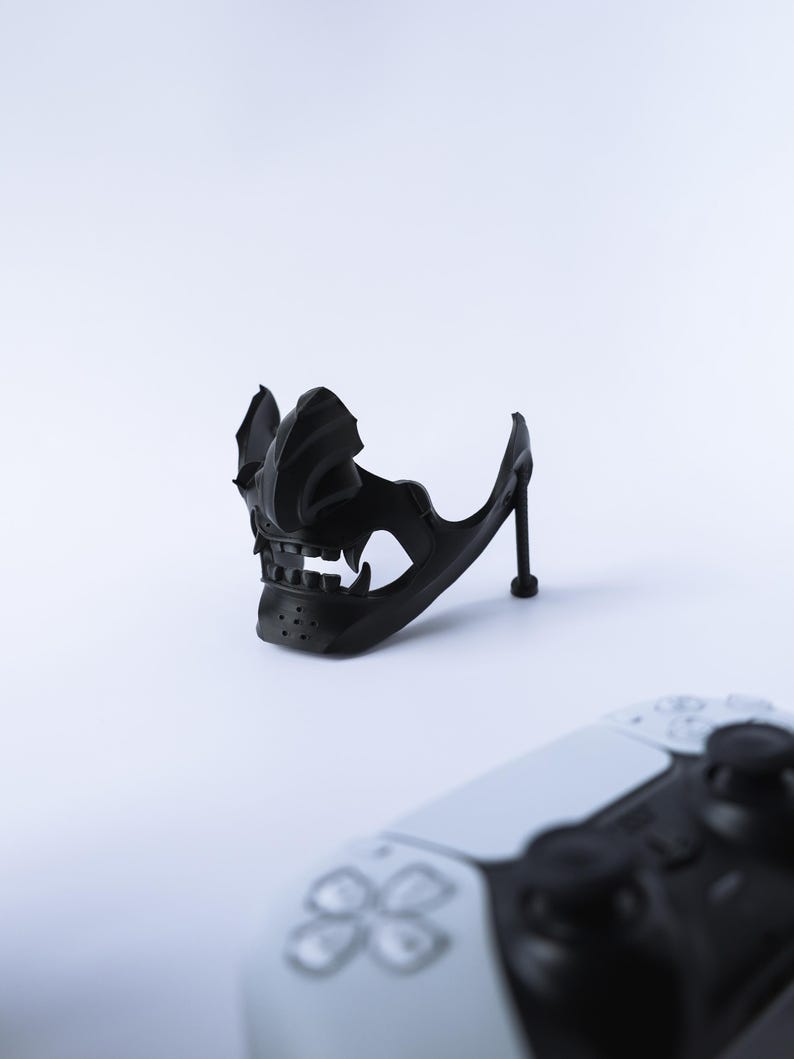 Ghost of Tsushima Sakai Mask PS5 Controller Stand | Samurai Gaming ...