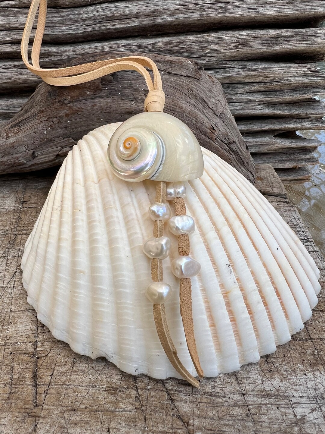 Mother of Pearl Turbo Shell Leather Necklace With Pearls - Etsy