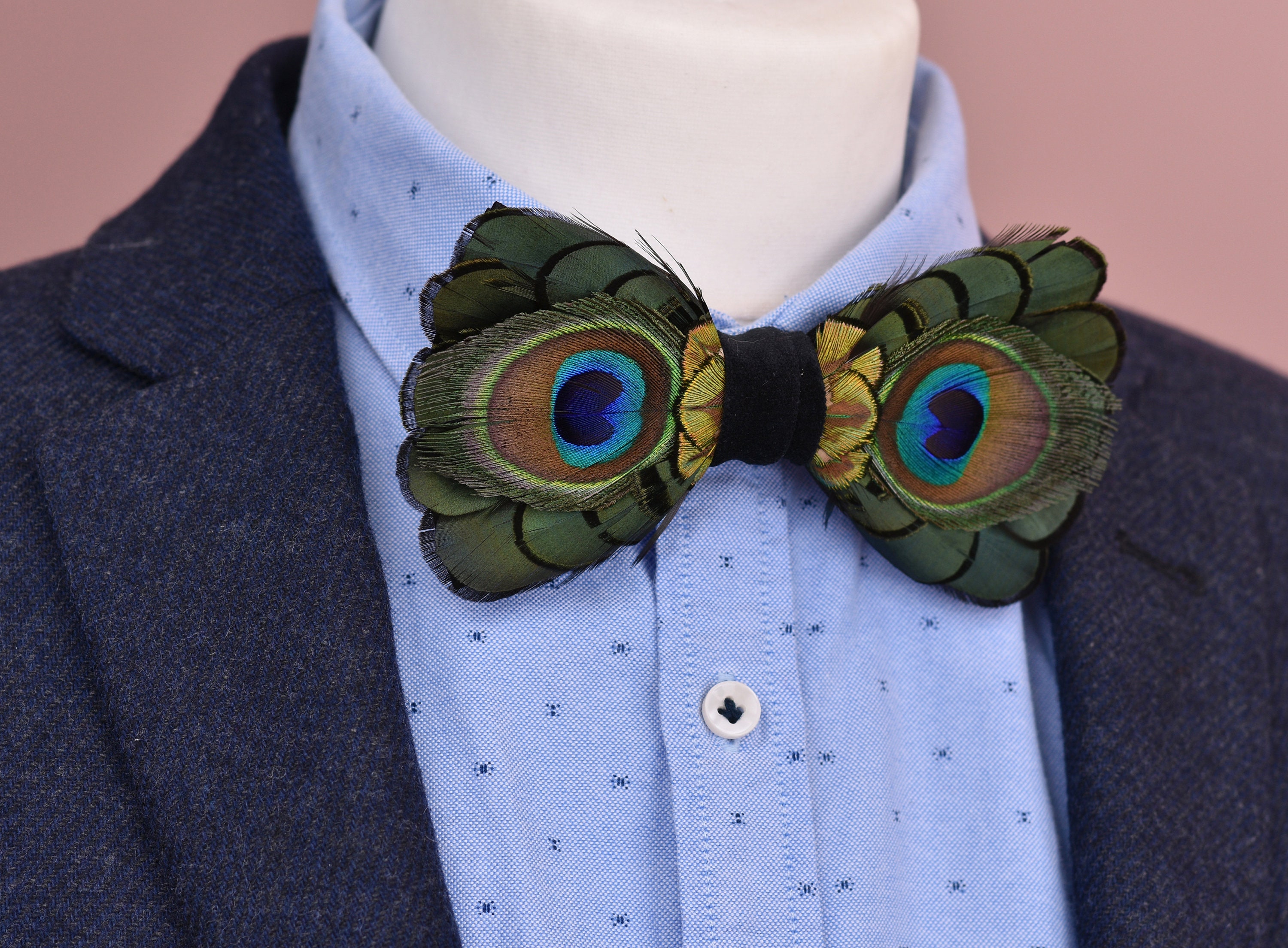 Peacock Eye Feather Bow Tie in Green, Gold and Turquoise