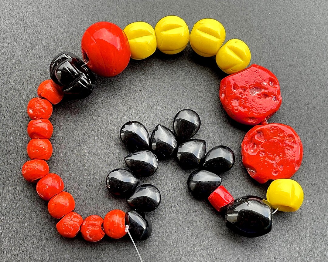 VINTAGE: 13" Unique Glass Bead Strand - Furnace Crafted - Vintage and ...