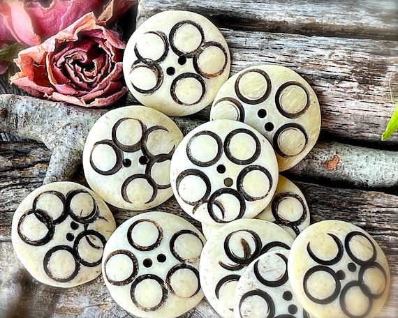 VINTAGE: 4pcs LARGE Natural Bone Buttons Handcrafted | Etsy