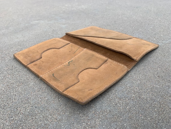 Rawhide -- Longways rectangular bi-fold leather wallet - Gem