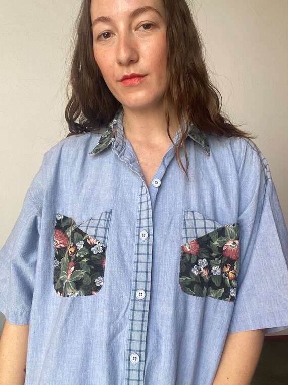 80s-90s boxy denim shirt dress with floral accents - Gem