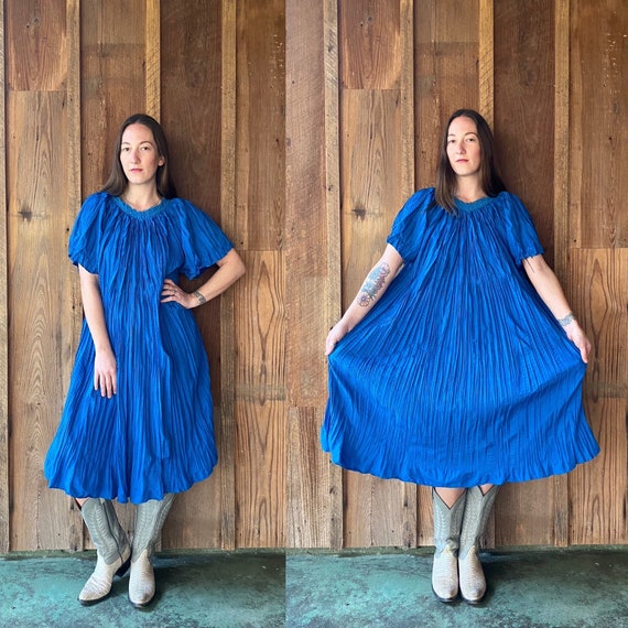90s cobalt blue crinkle mumu with crochet collar - Gem