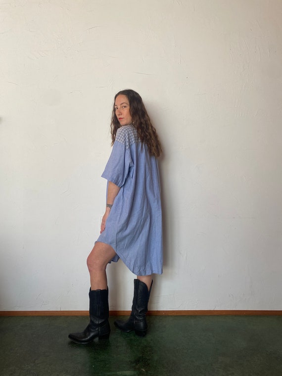 80s-90s boxy denim shirt dress with floral accents - Gem
