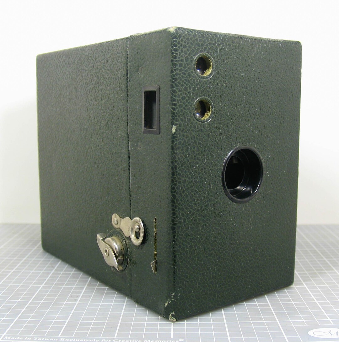Eastman Kodak Rainbow Hawk-eye No.2a Model B Box Camera Green Version ...