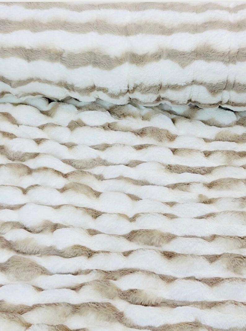 Snow Chinchilla Luxury Snuggle Two Tone Stretch Minky, EZ Fabrics ...