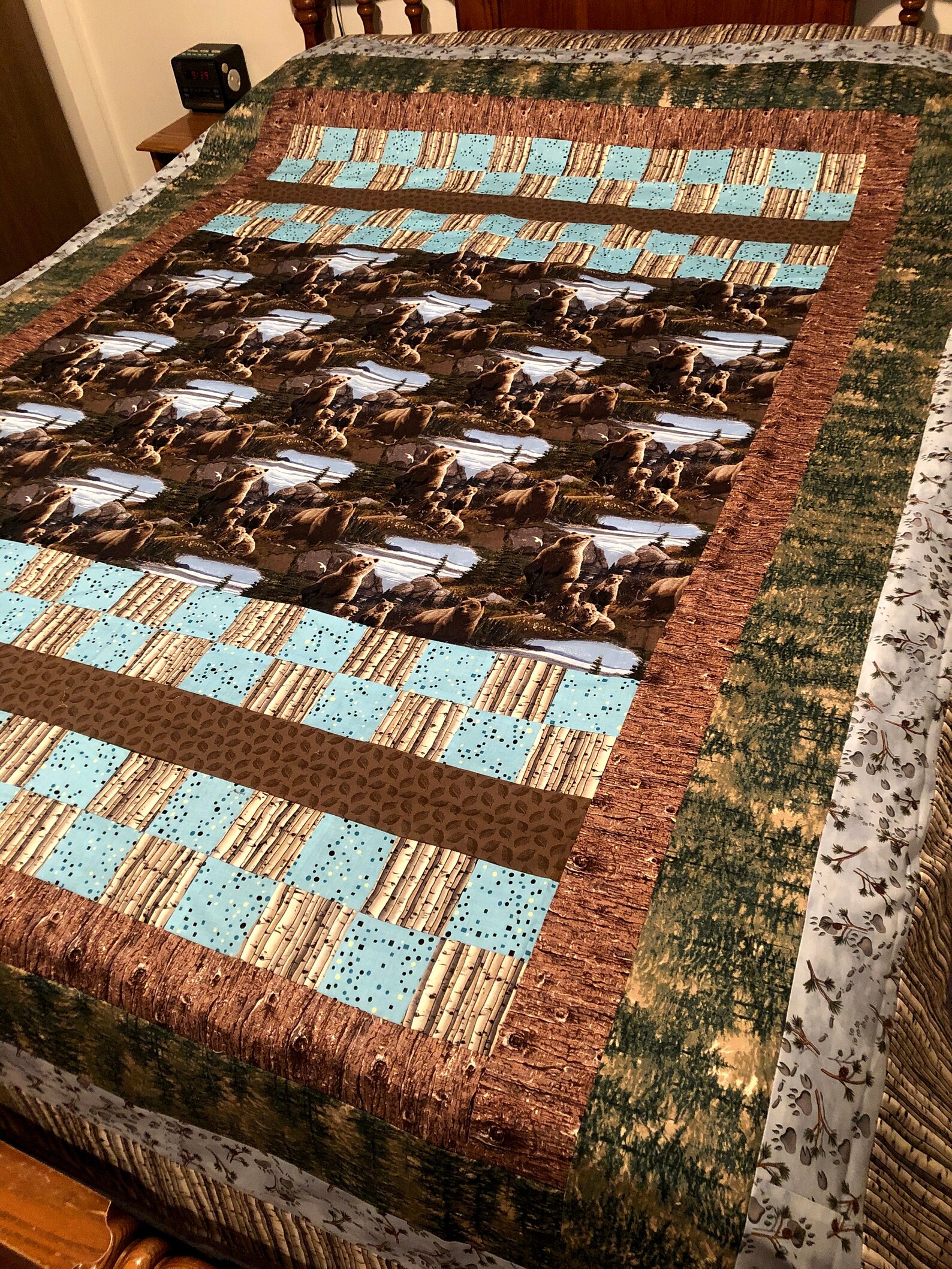 Bear full Quilt top brown bear panel wood grain bear claws | Etsy