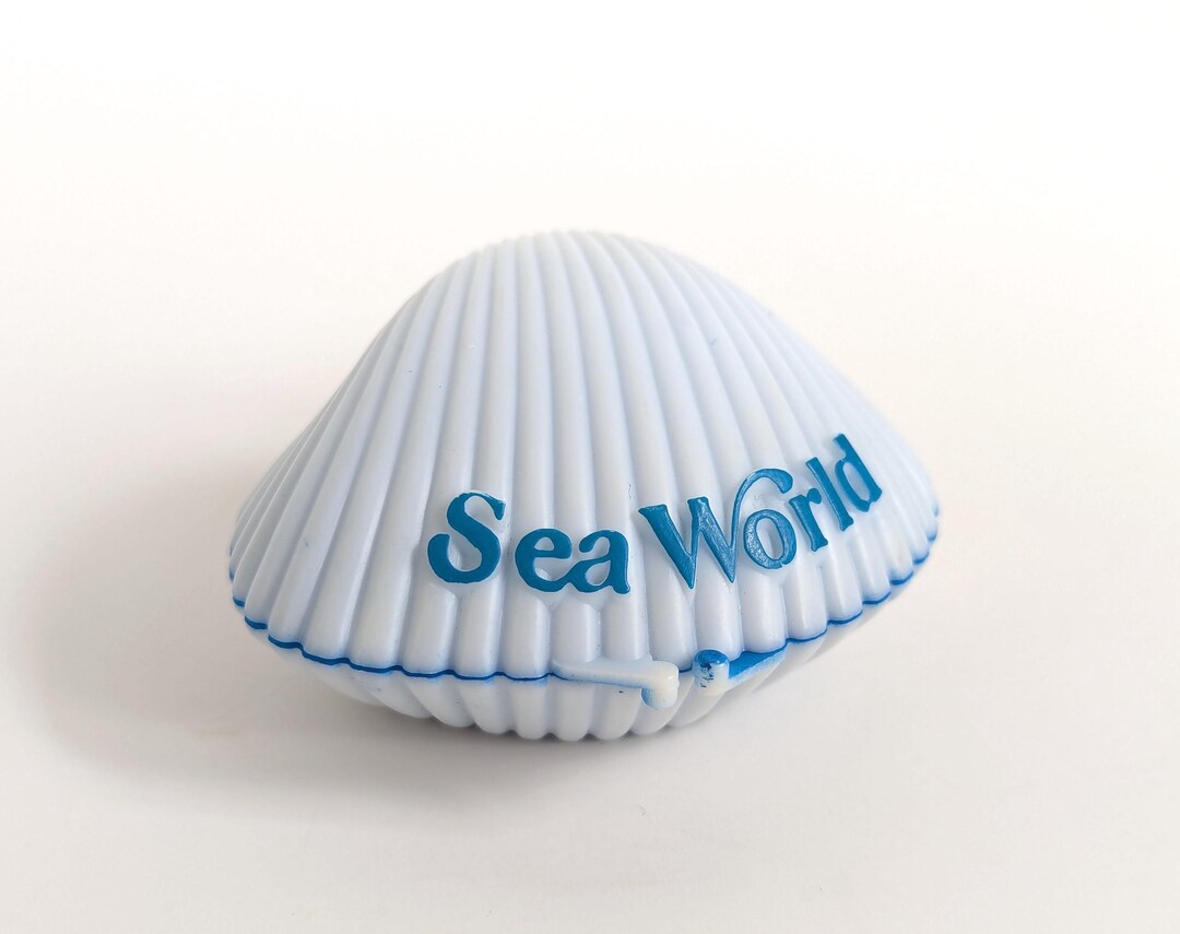 Small 1980 Vintage SEAWORLD Plastic Shell Ring or Trinket Box- Made in ...