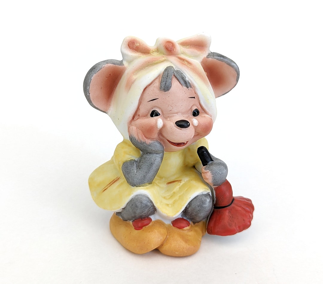 Vtg. Anthropomorphic "a Little Mouse Wife" Dusting Figurine Created by ...
