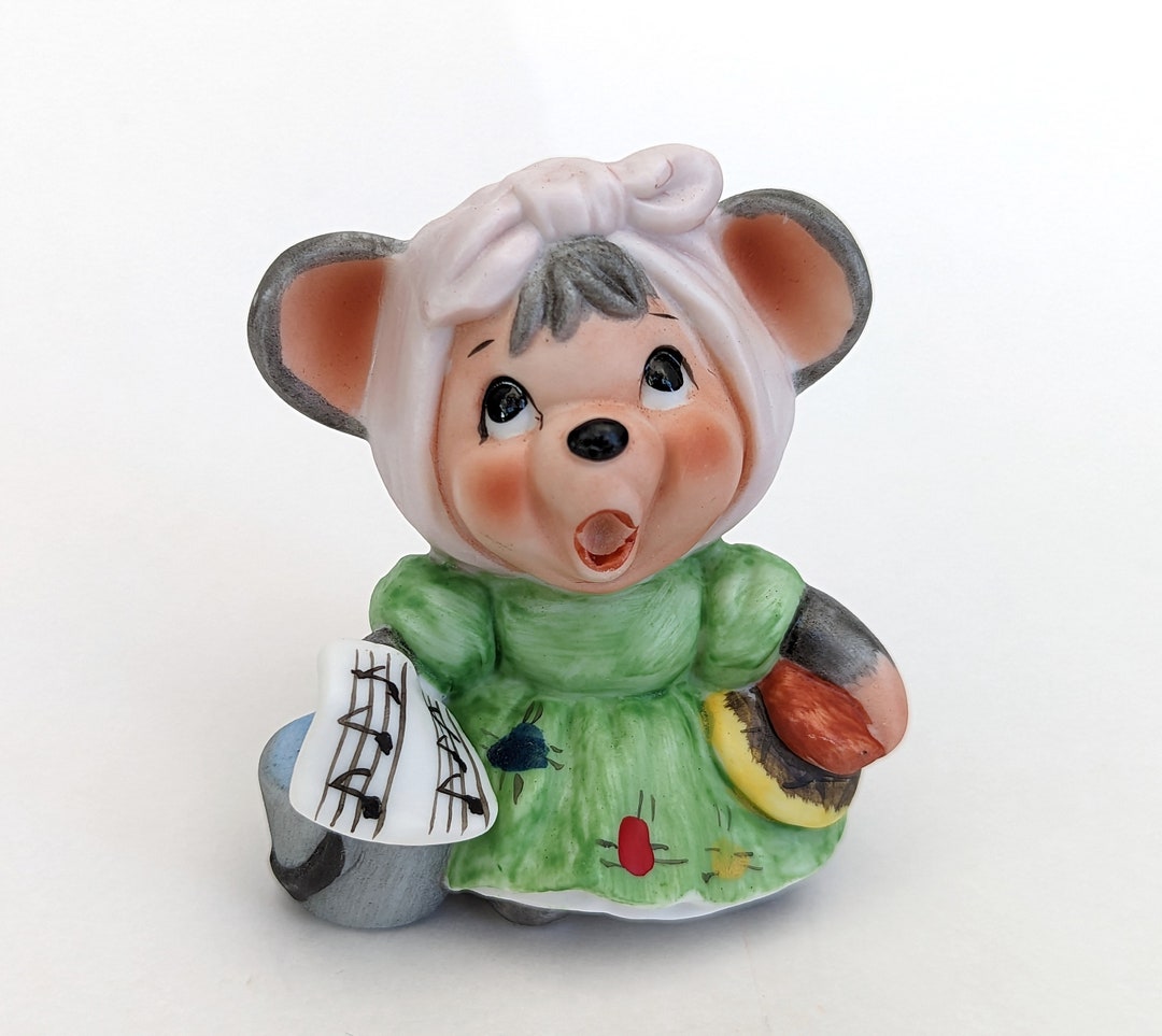 Vtg. Anthropomorphic "a Little Mouse Wife" Singing & Washing Floors ...