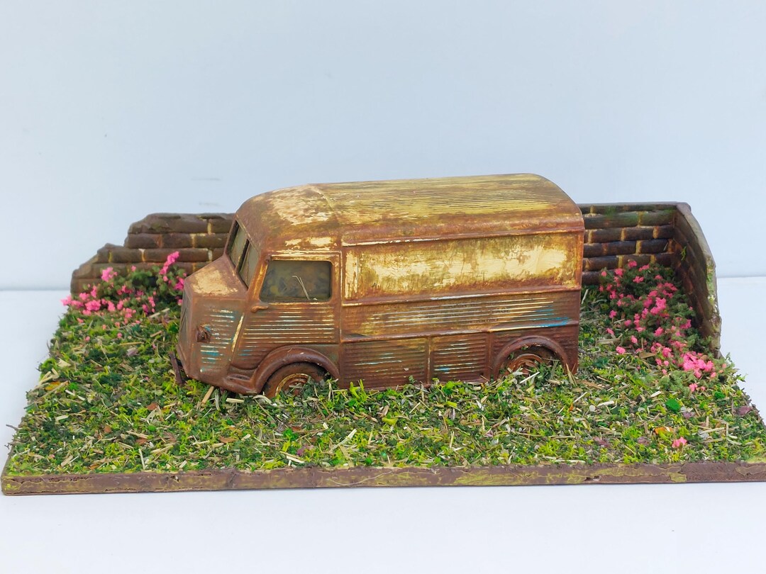 Citroen Type H 1200 Kg 1/43 Scale. Diorama of an Abandoned Van, 15 X 10 ...