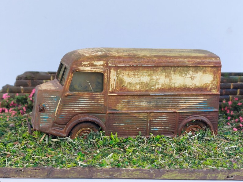 Citroen Type H 1200 Kg 1/43 Scale. Diorama of an Abandoned Van, 15 X 10 ...