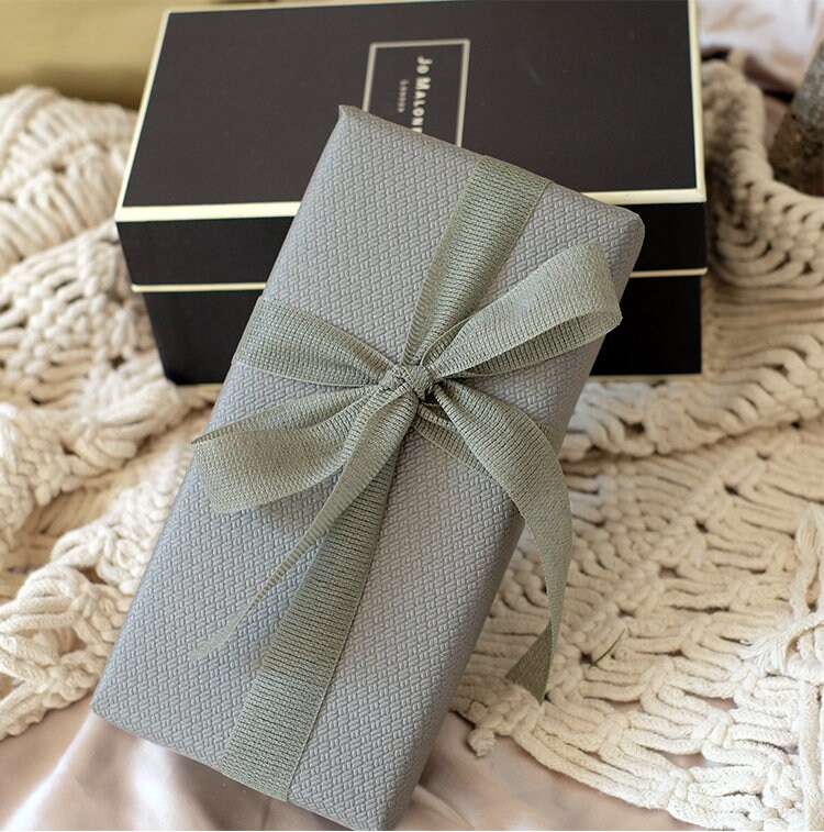 Grey Embossed Wrapping Paper Birthday Gift Wrap Solid Coloured Wrapping ...