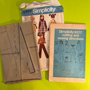 1969 Child’s and Girl’s Jumper or Vest, Skirt and Pants - Simplicity ...