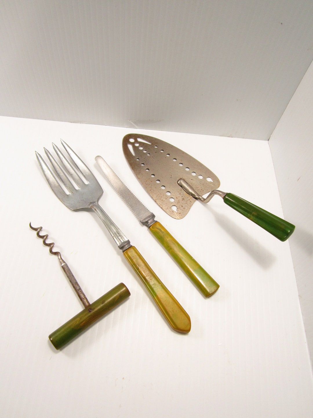 Vintage Shades of Green Bakelite Kitchen Utensils Lot - Etsy
