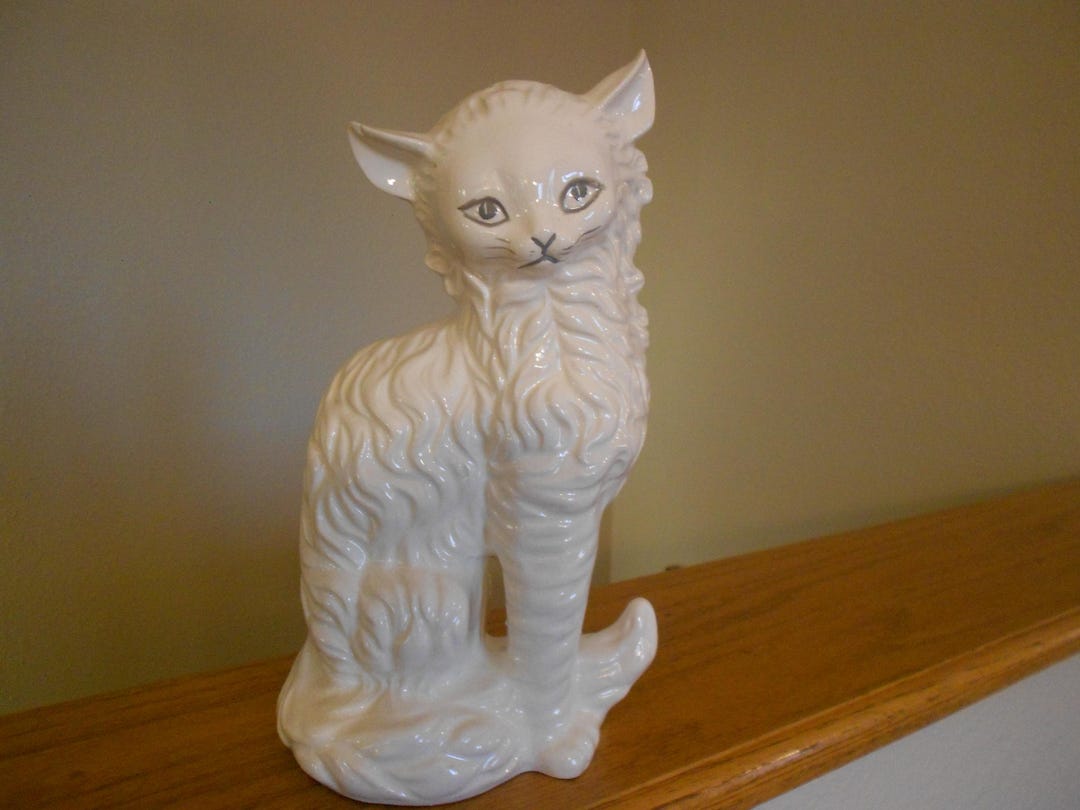 Vintage Japan Cat Figurine. White Cat Statue, Collectible. - Etsy