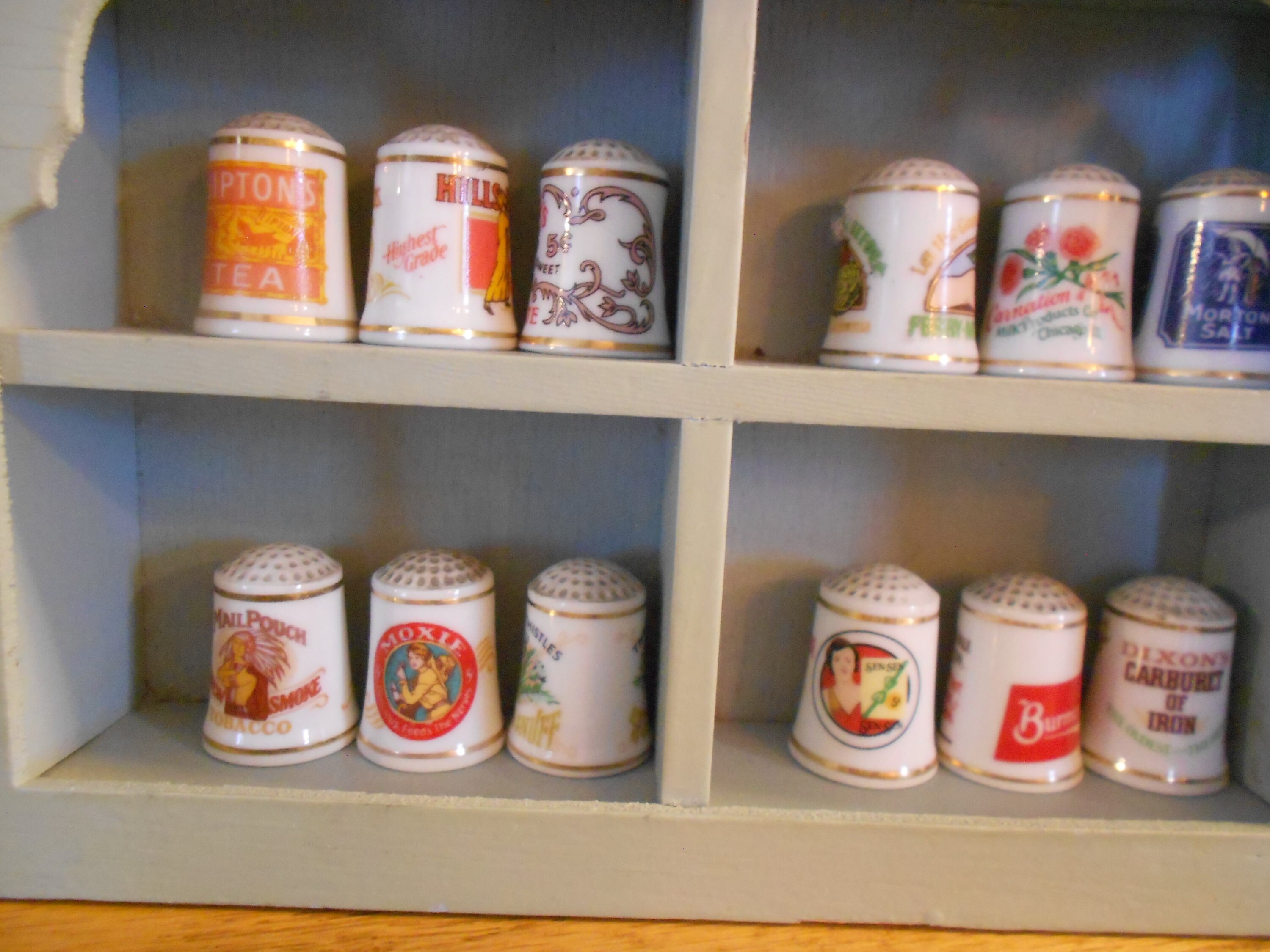 Vintage Thimble Lot With Display Shelving. 1980 Franklin Mint FP Fine ...