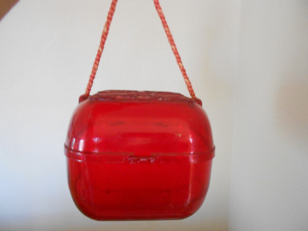 Vintage Hommer Plastic Yarn Container. Ruby Red Yarn Box. Kitten Art ...