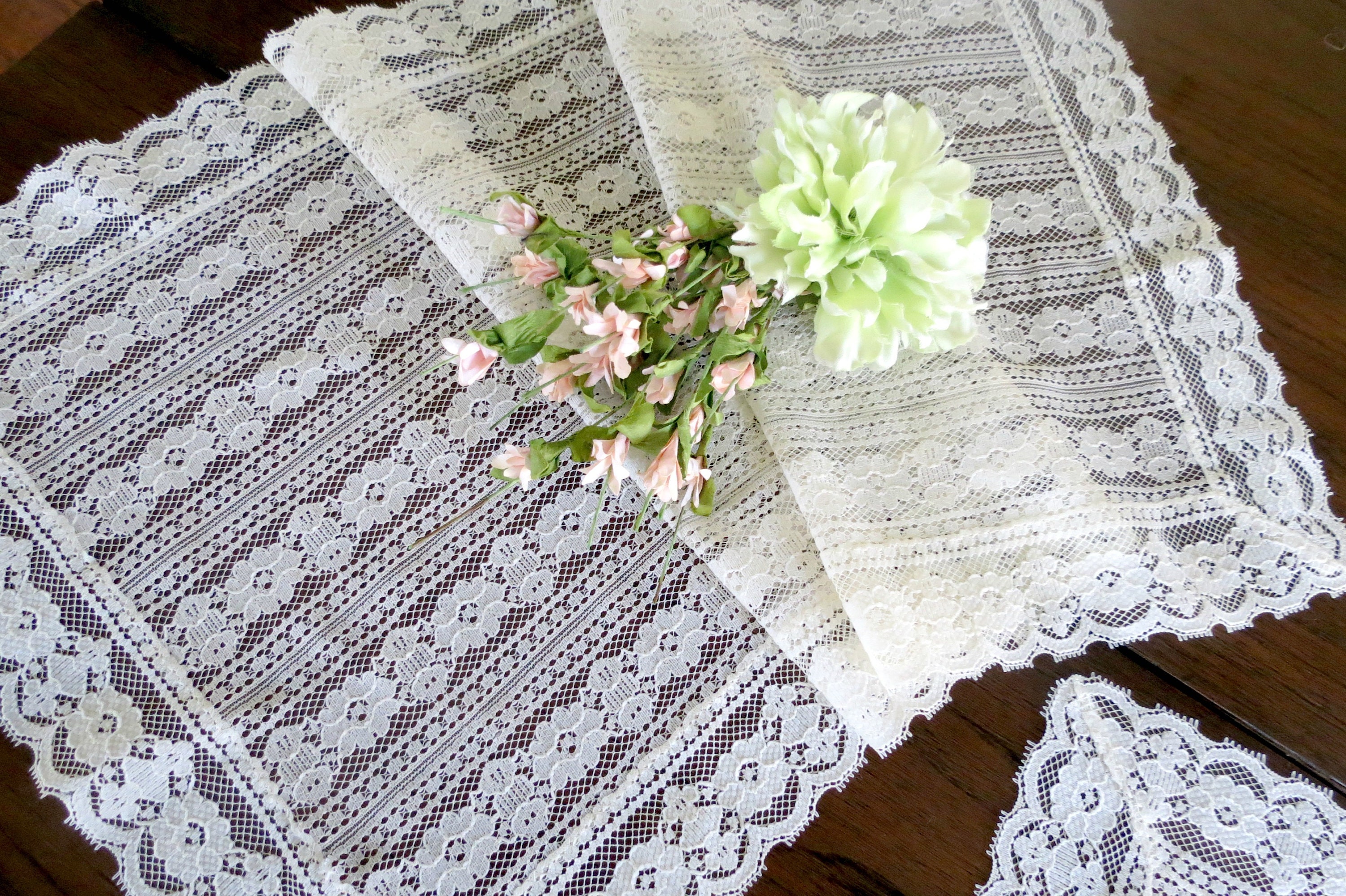 Vintage Table Runner 4 Placemats Vintage Cream Colored Lacy - Etsy.de