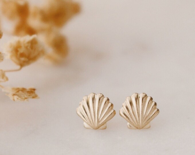 Tiny Shell Stud Earrings - Minimal Seashell Earrings - Dainty Seashell ...