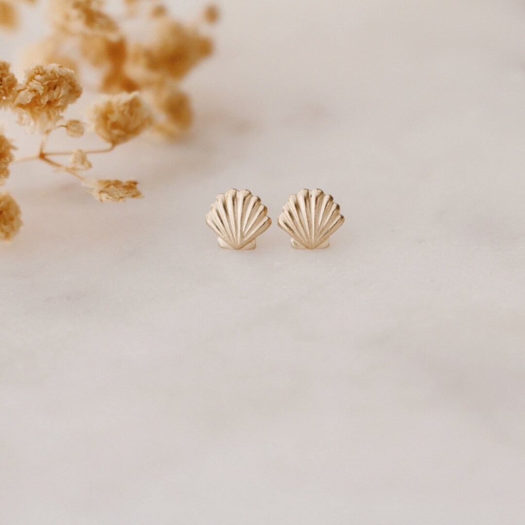 Tiny Shell Stud Earrings - Minimal Seashell Earrings - Dainty Seashell ...