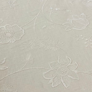 Colefax & Fowler Ivory "fairfield" Vining Floral Embroidered Linen ...