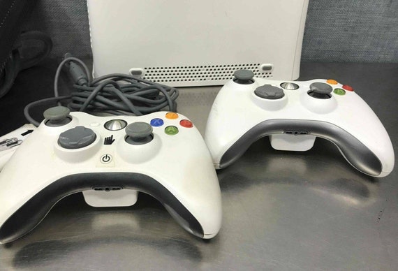 Xbox 360 Slim 250gb 2 Controllers