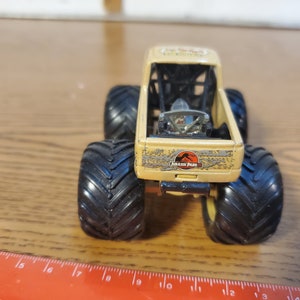 Hot Wheels Monster Jam Jaw-2-claw Jurassic Park 4x4 Monster Truck 1:64 ...