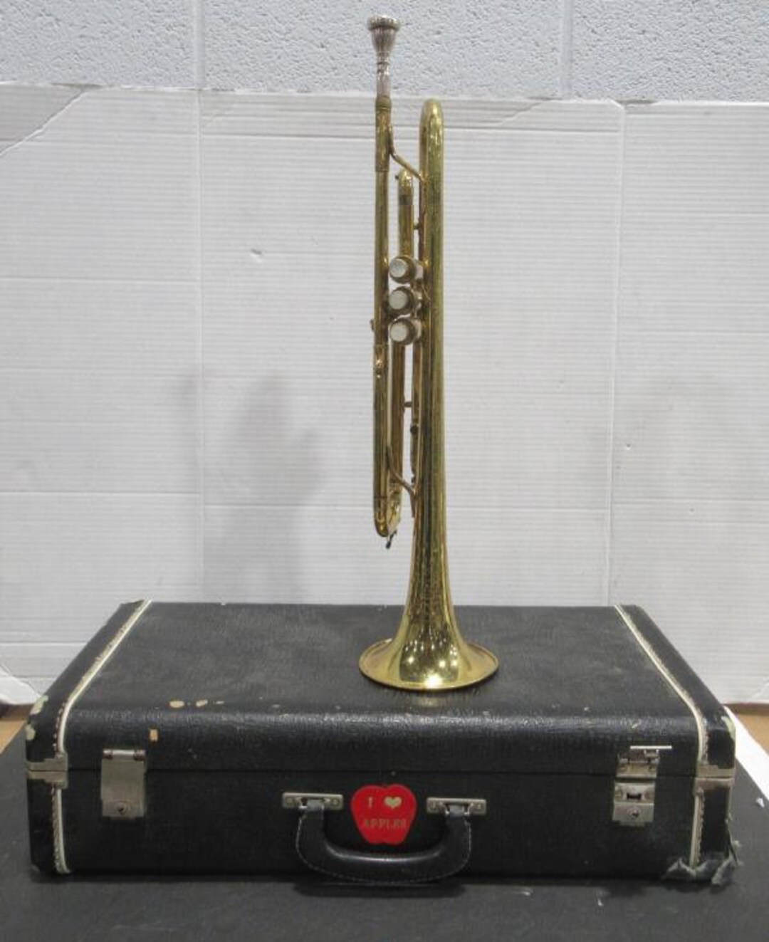 Markis Deluxe British Band Instrument Co. Trumpet W/king Mouthpiece ...