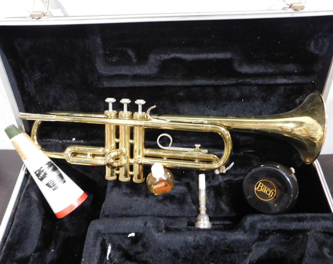 Selmer Bundy Trumpet Designed by Vincent Bach W/ Case & Accessories ...