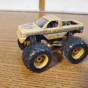 Hot Wheels Monster Jam Jaw-2-claw Jurassic Park 4x4 Monster Truck 1:64 ...