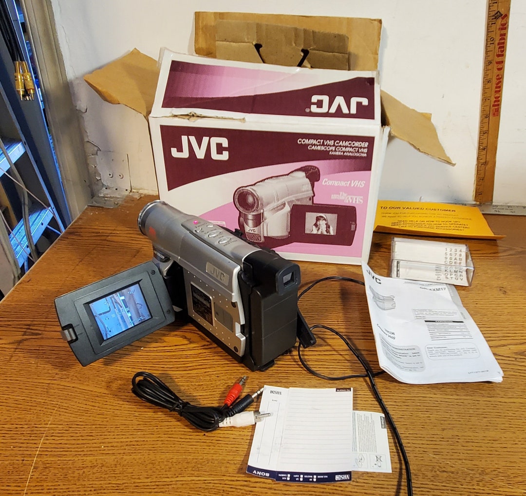 JVC GR-AXM17U Compact VHS Handheld Camcorder 800x Digital Zoom Tested ...