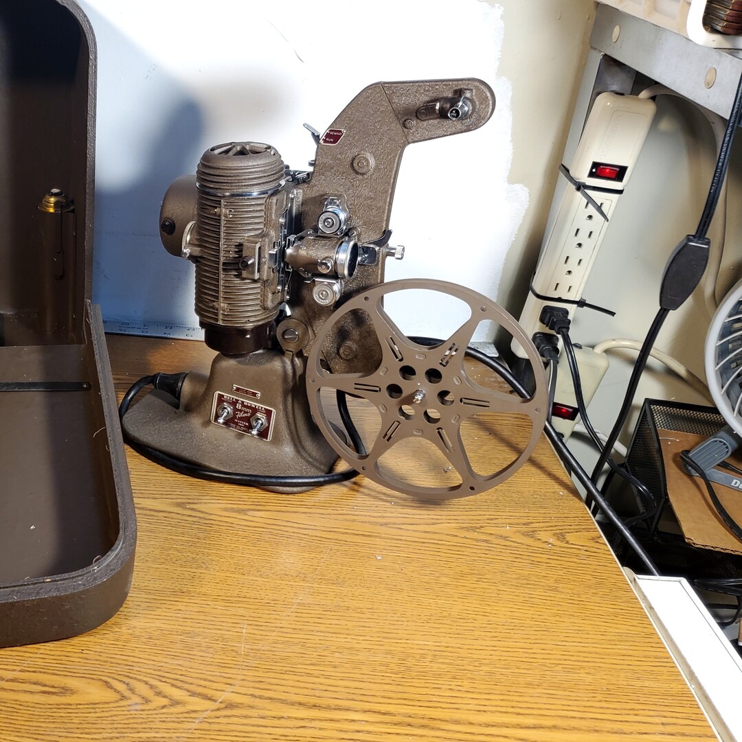 BELL & HOWELL 8mm Filmo Master 400 Projector, Working. Watch Video Demo ...
