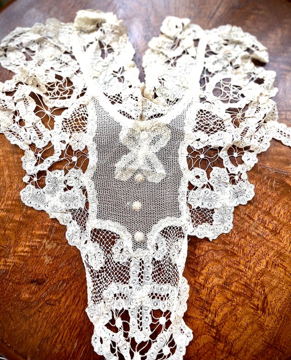 gorgeous hand made lace jabot early 1900's - Gem