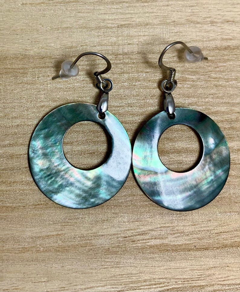 Round Shell Earrings Black Lip Shell Earrings Round Loop | Etsy