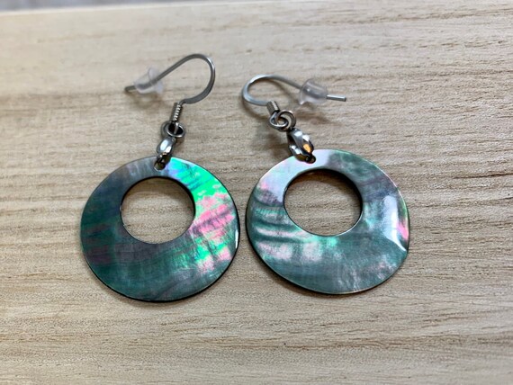 Round Shell Earrings Black Lip Shell Earrings Round Loop | Etsy