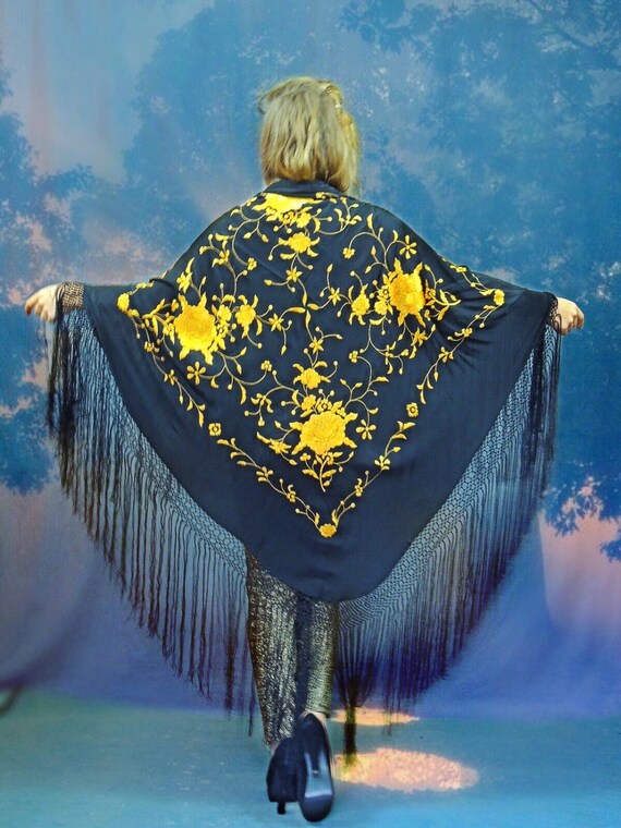 Large Silk Hand Embroidered Piano Shawl / Vintage Fringed | Etsy