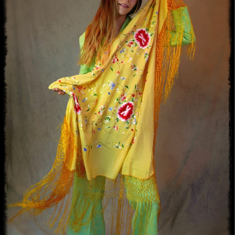 Spanish Shawl - Etsy