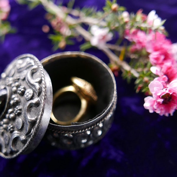 Vintage Turkish Handmade Sterling Silver Statement Ring With Rose Cut ...