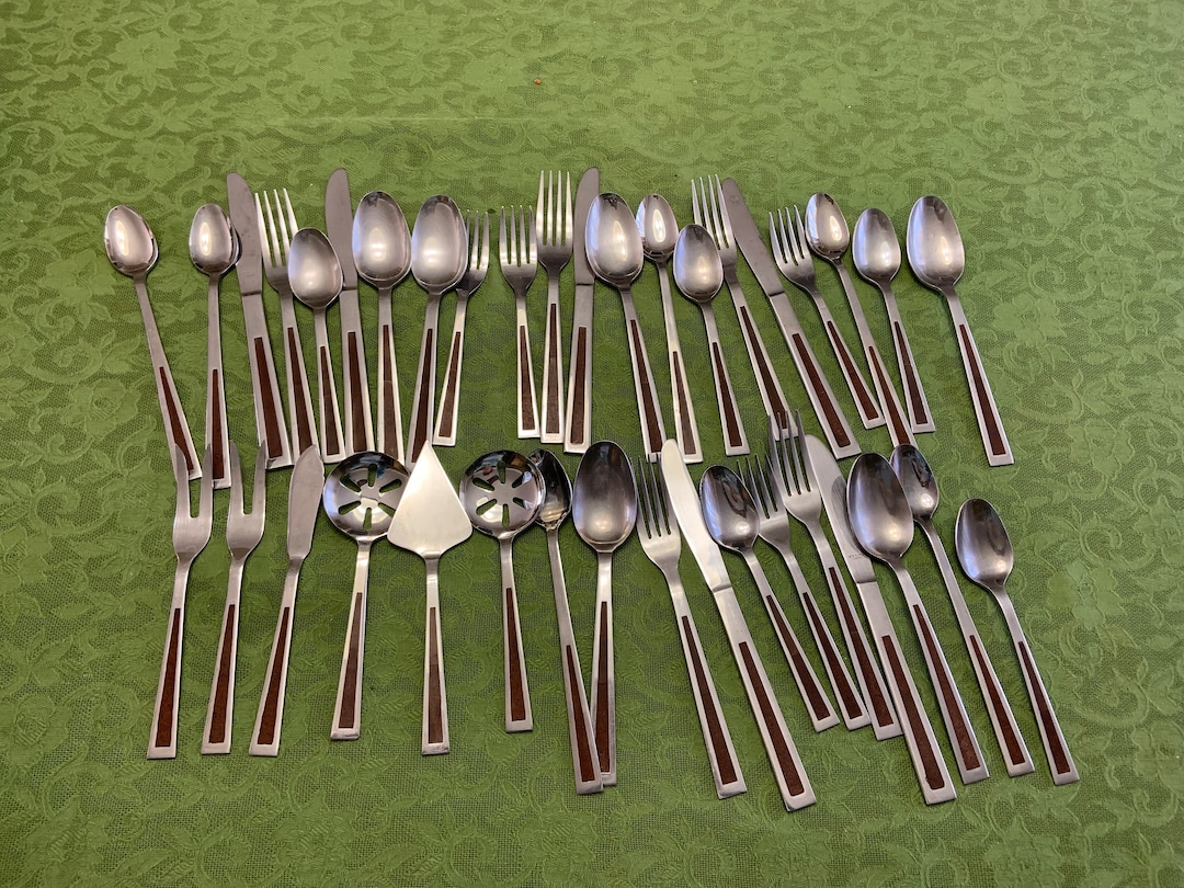 38 Piece Stainless Japan Flatware With Inlaid Wood Handles 4 Place ...