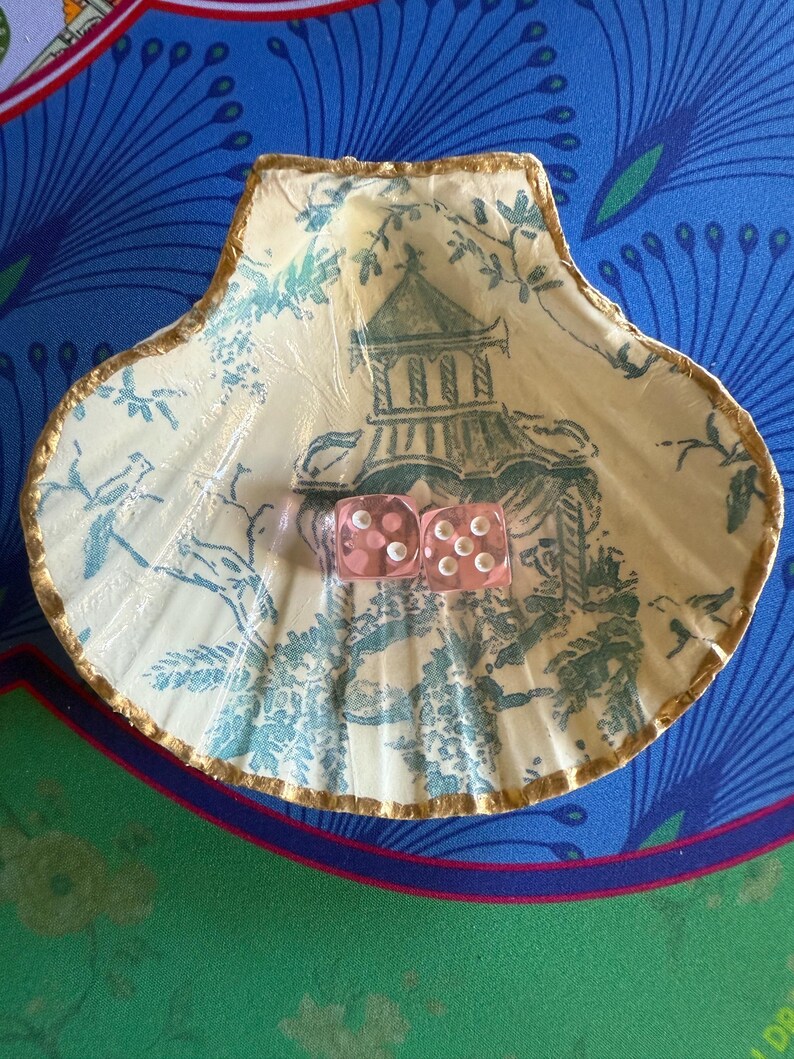 Mahjong Scallop Seashell Dice Dish or Wall Game Dish - Match Your Mat ...